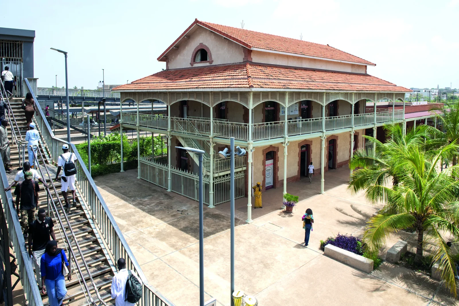 Gare de Rufisque : Parvis, et tout est dit ! - Le Soleil