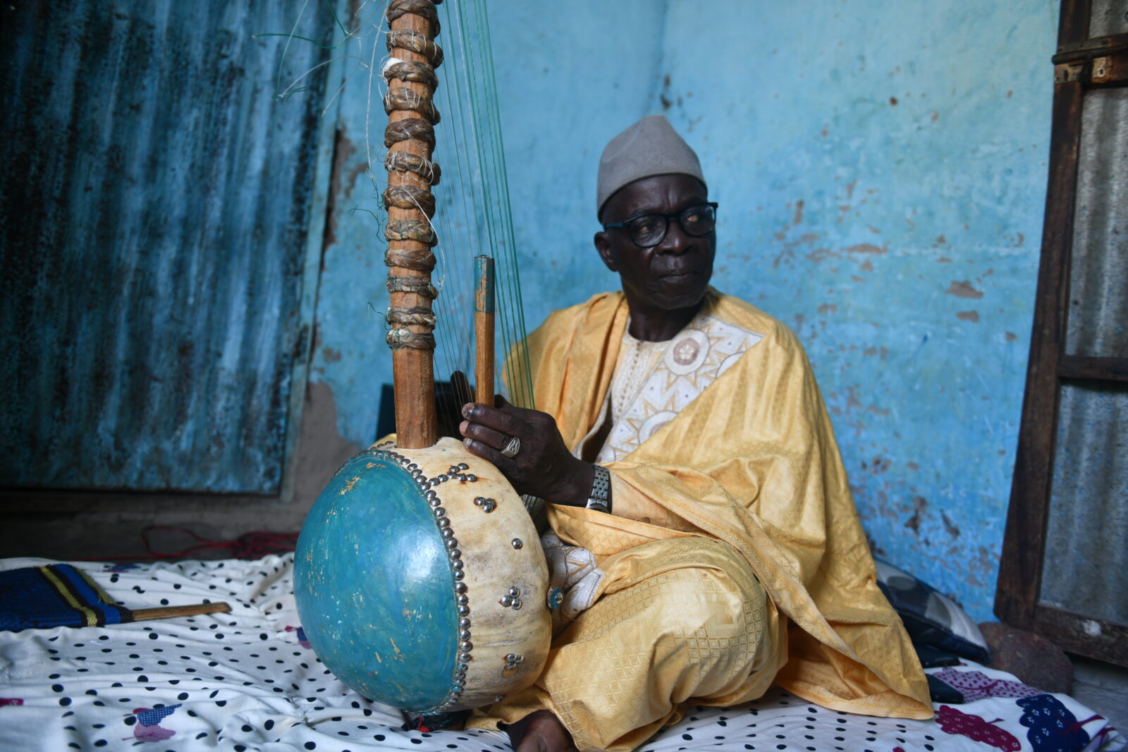 Malang Diébaté: Le gardien de l’histoire de la kora à Darsalam (2/2 ...